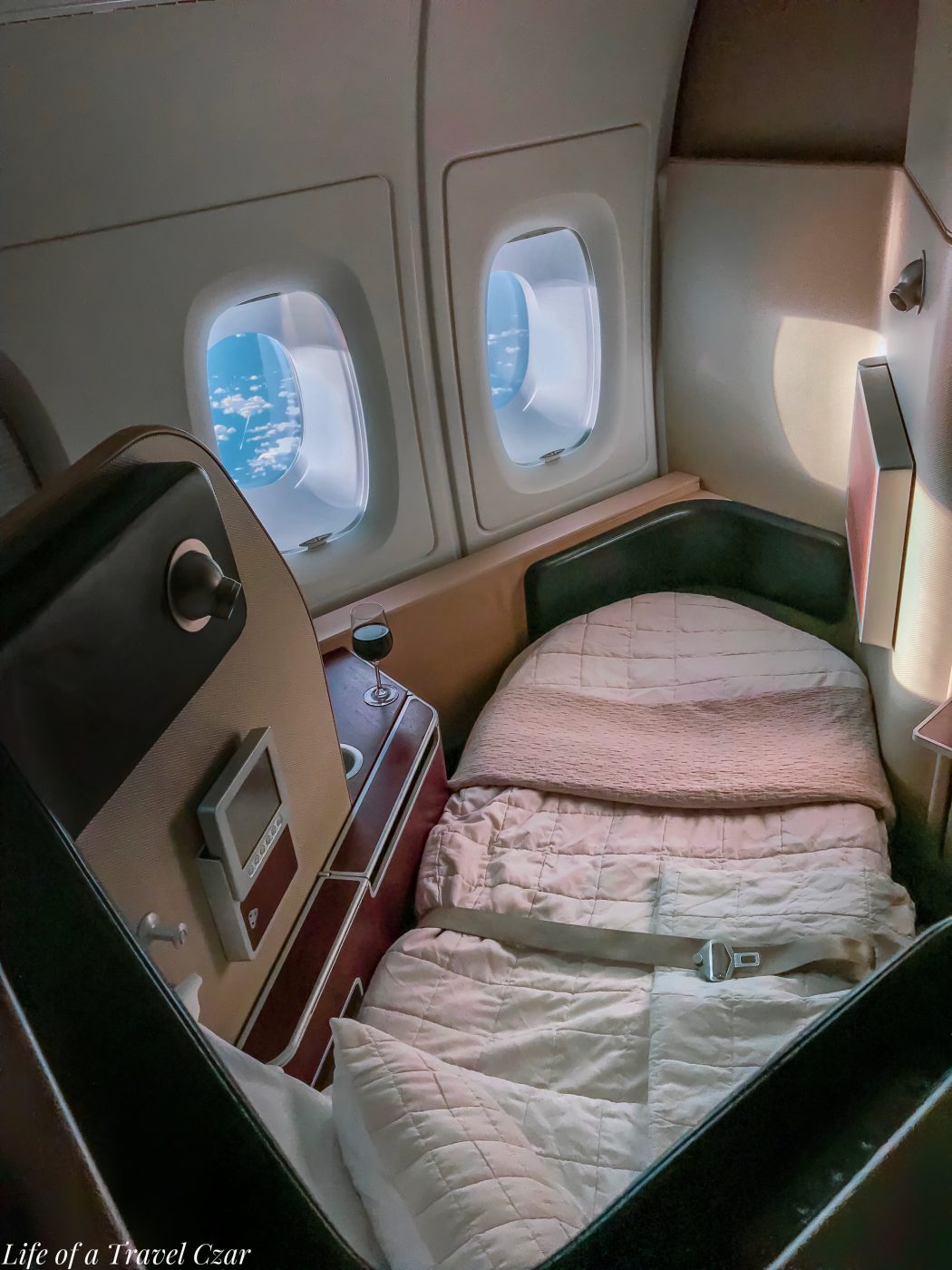 Qantas First Class (Sydney to Los Angeles) – Life of a Travel Czar