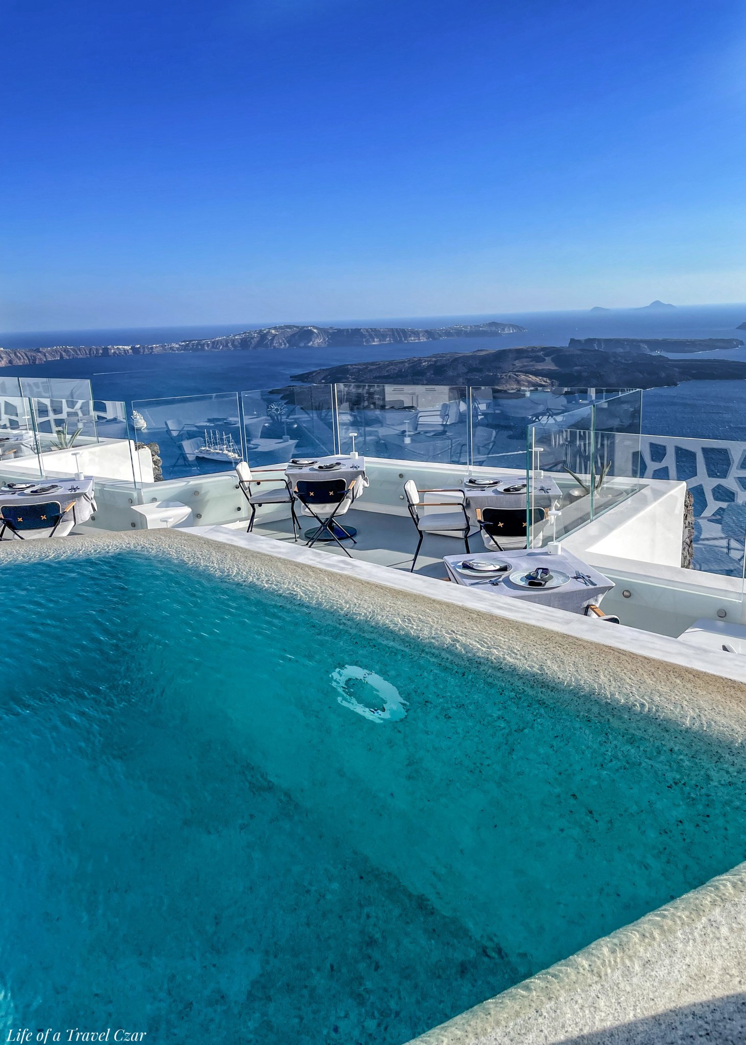 Varoulko Santorini – Life of a Travel Czar